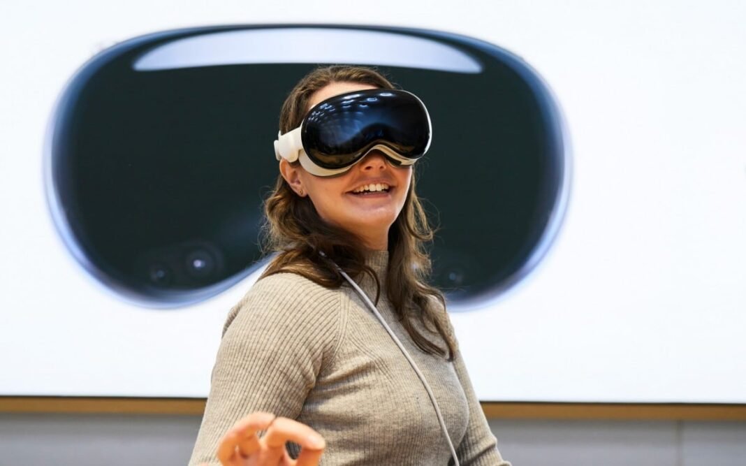 Apple Vision Pro: Μπορεί να εξελιχθεί σε βοηθό υγείας - iTechNews